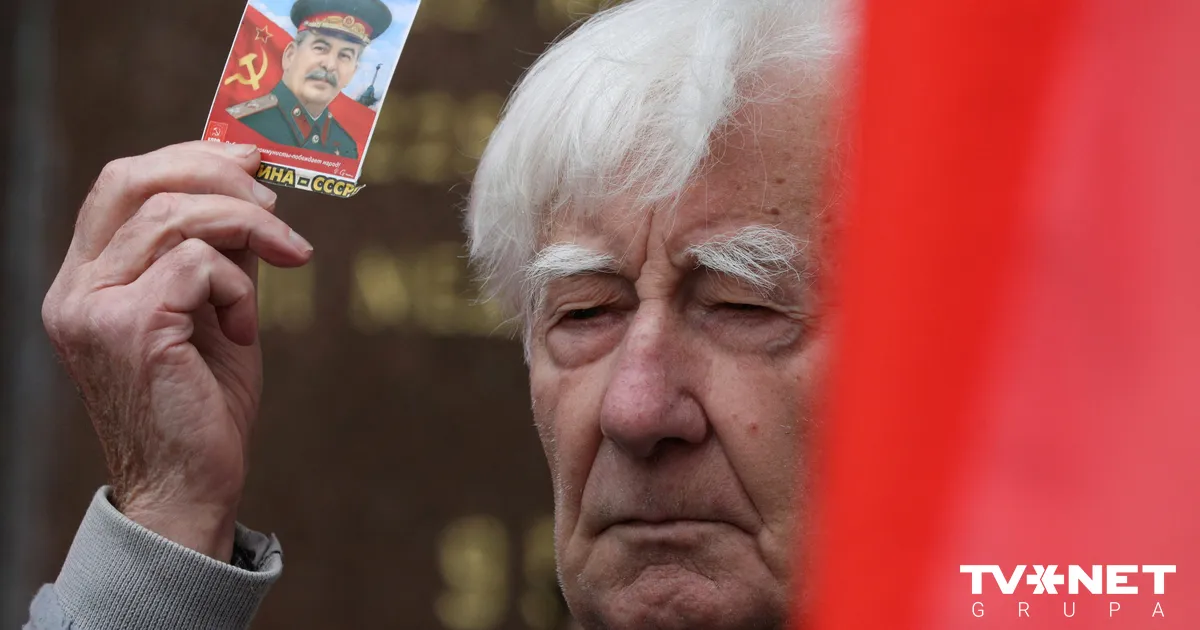 Слава Сталину: как в России переписывают собственную историю