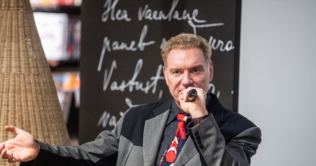 KLÕPS «Palun valentinipäevaks head energiat!» Mart Sandril tuli ...