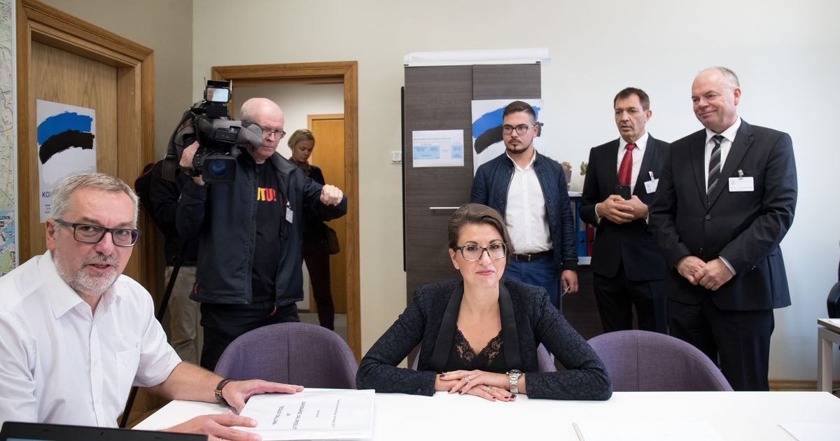 Фото: EKRE и Партия реформ подали свои списки в избирательную комиссию ...