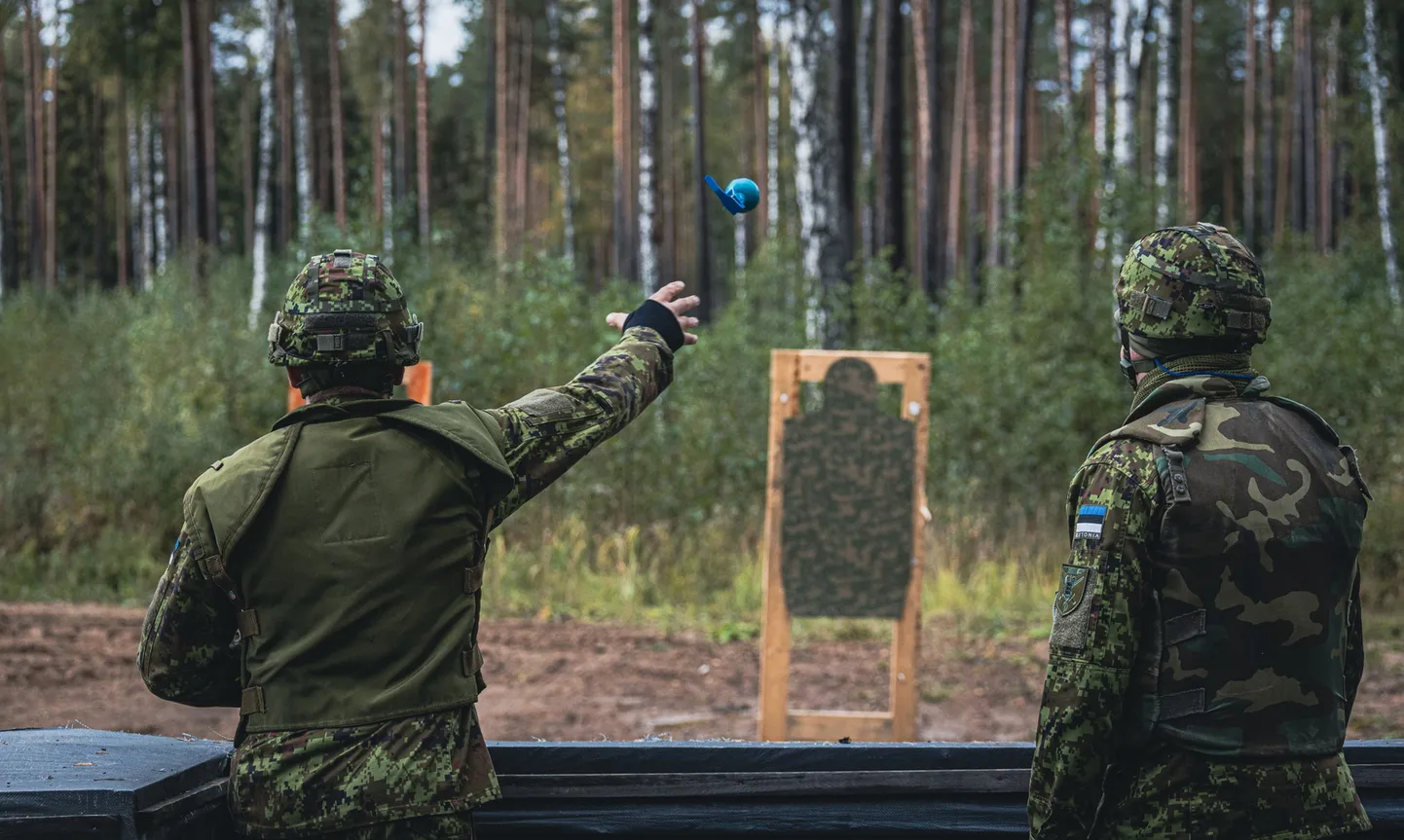 В следующем году набор призывников будет примерно в три раза меньше ...