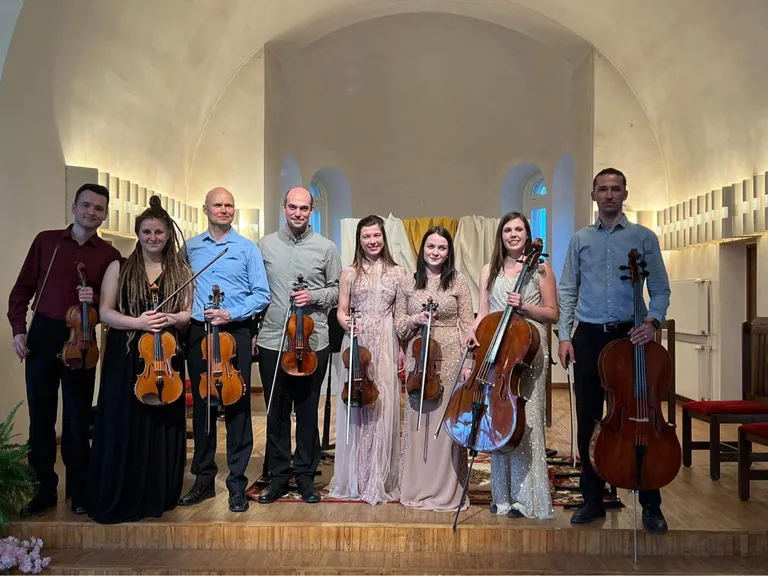 Harva nähtav keelpillioktett mängib Šostakovitši ja Mendelssohni ...