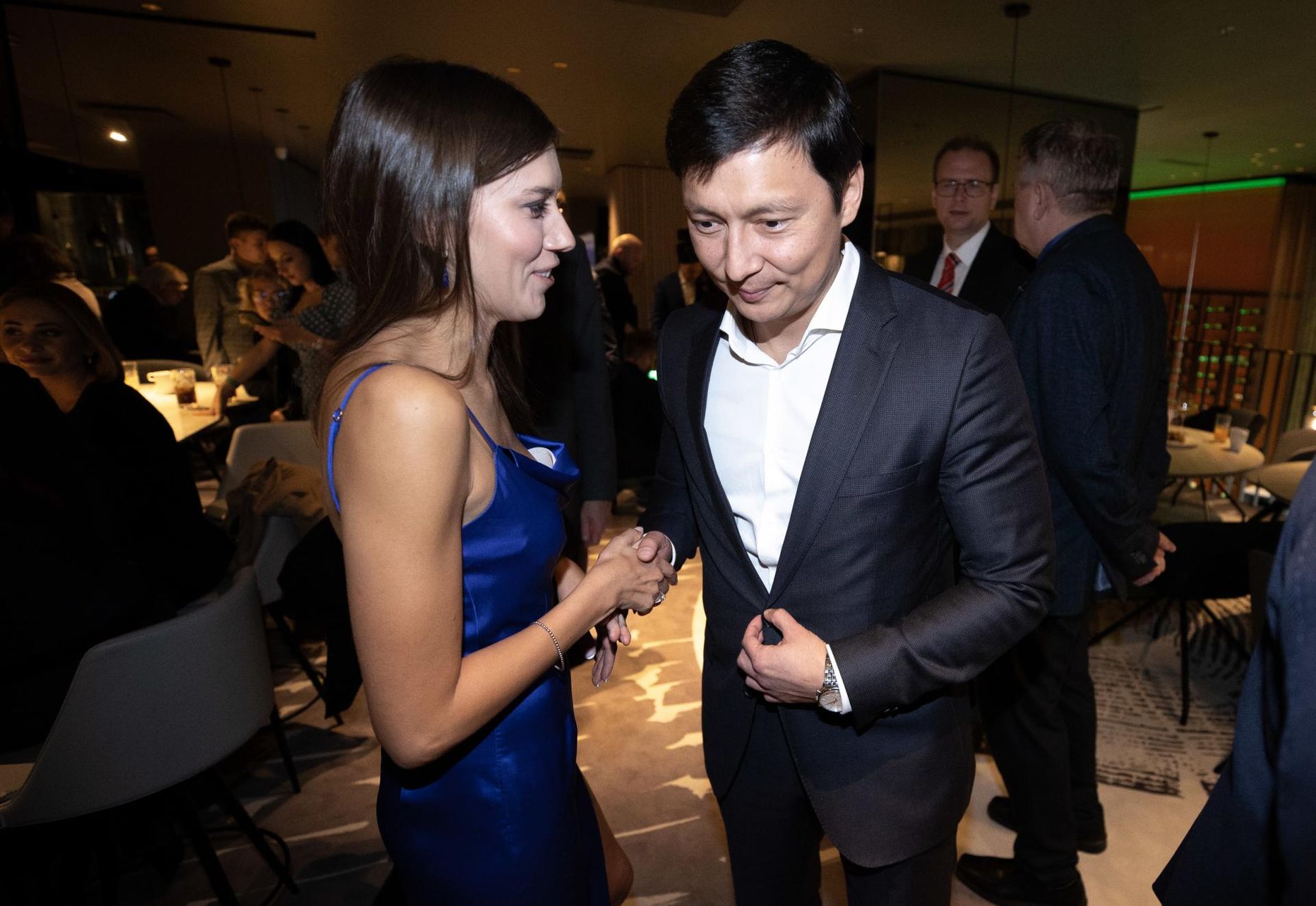 ARMAS KLÕPS Mihhail Kõlvart veetis abikaasaga Milanos sportliku õhtu