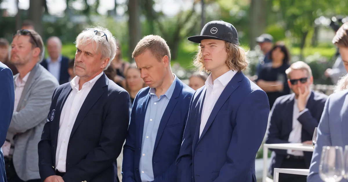 GALERII President Karis võttis roosiaias vastu Eesti olümpiakoondise