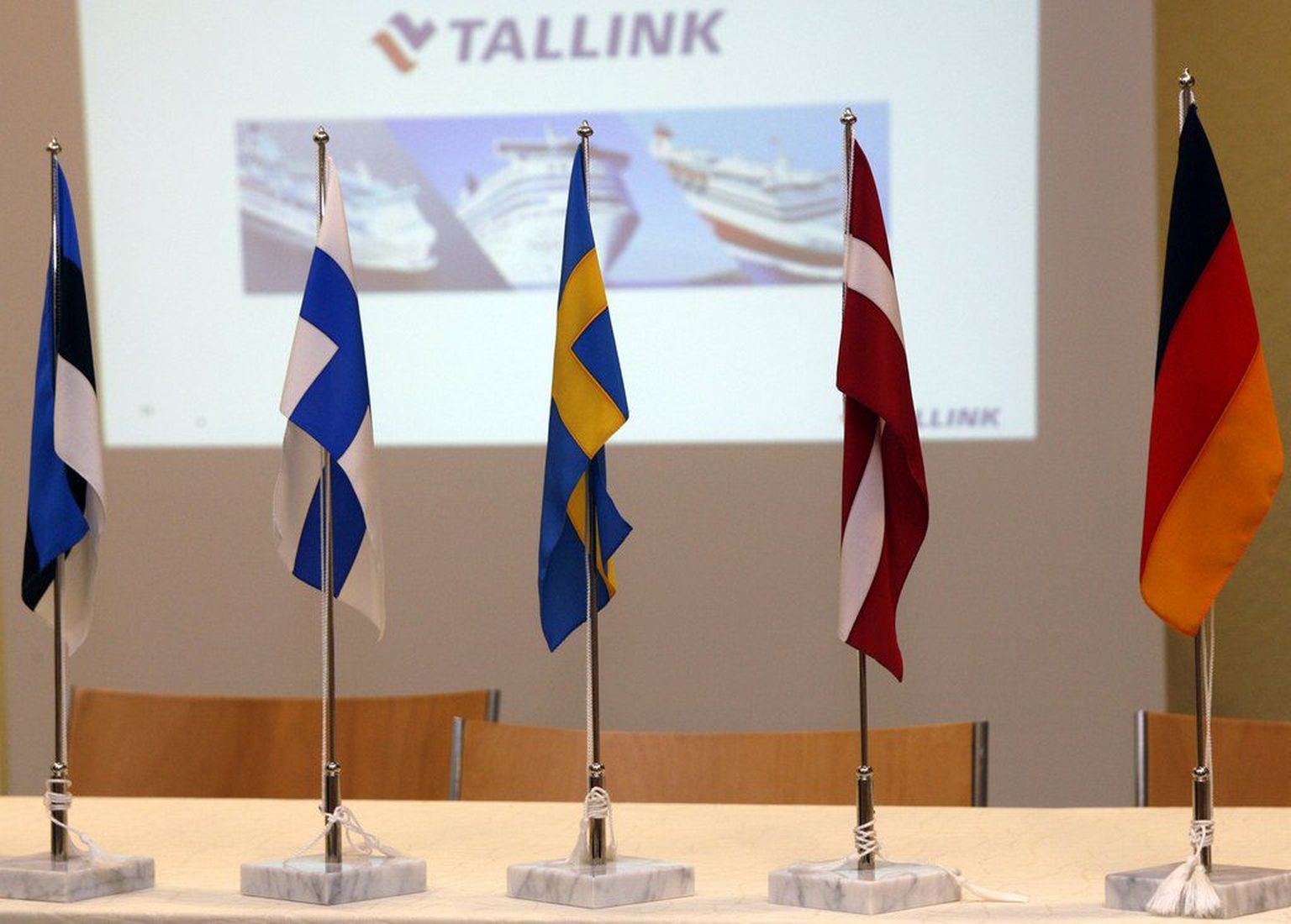 Tallinki töötajad korraldavad laevade lipuvahetuse vastu piketi