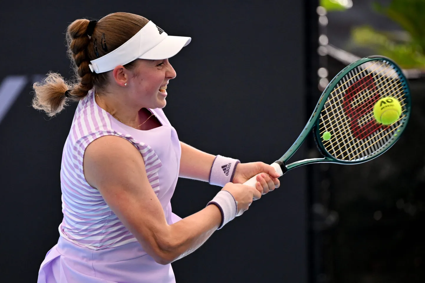 VIDEO Ostapenko jauno sezonu sāk ar uzvaru pār sev labi pazīstamo Džordži