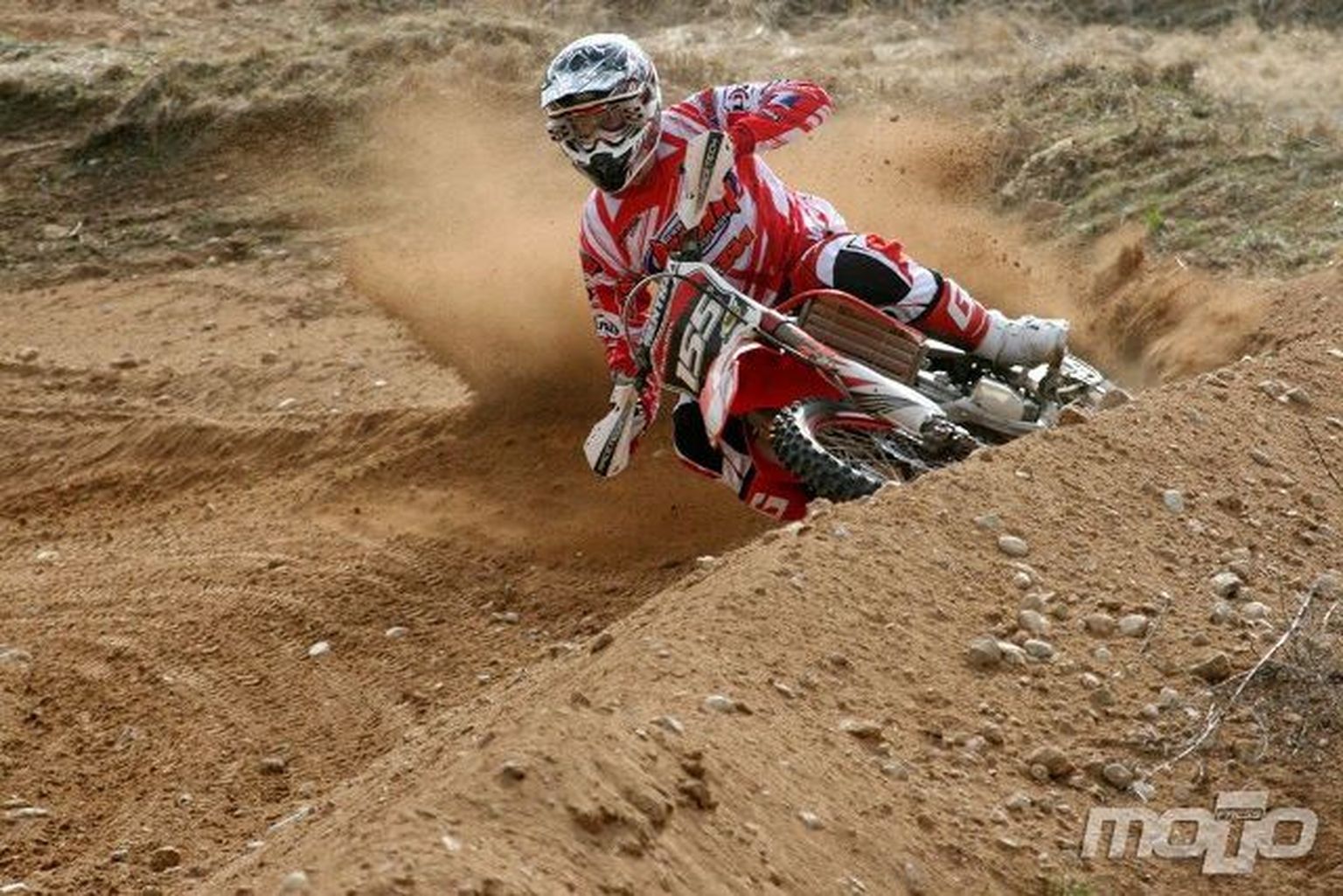 Honda Racing Motokrossi karikasarja liider on Janis Karklins