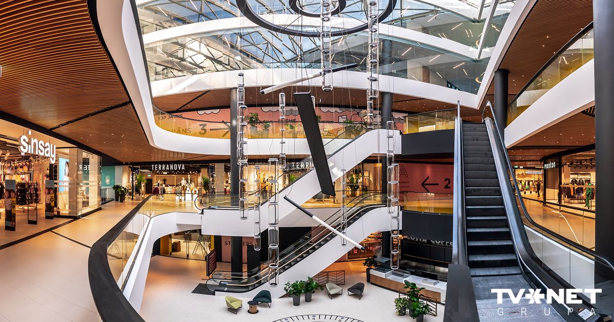 T/c “Origo” durvis ver vienīgais “House of British Brands” veikals Latvijā