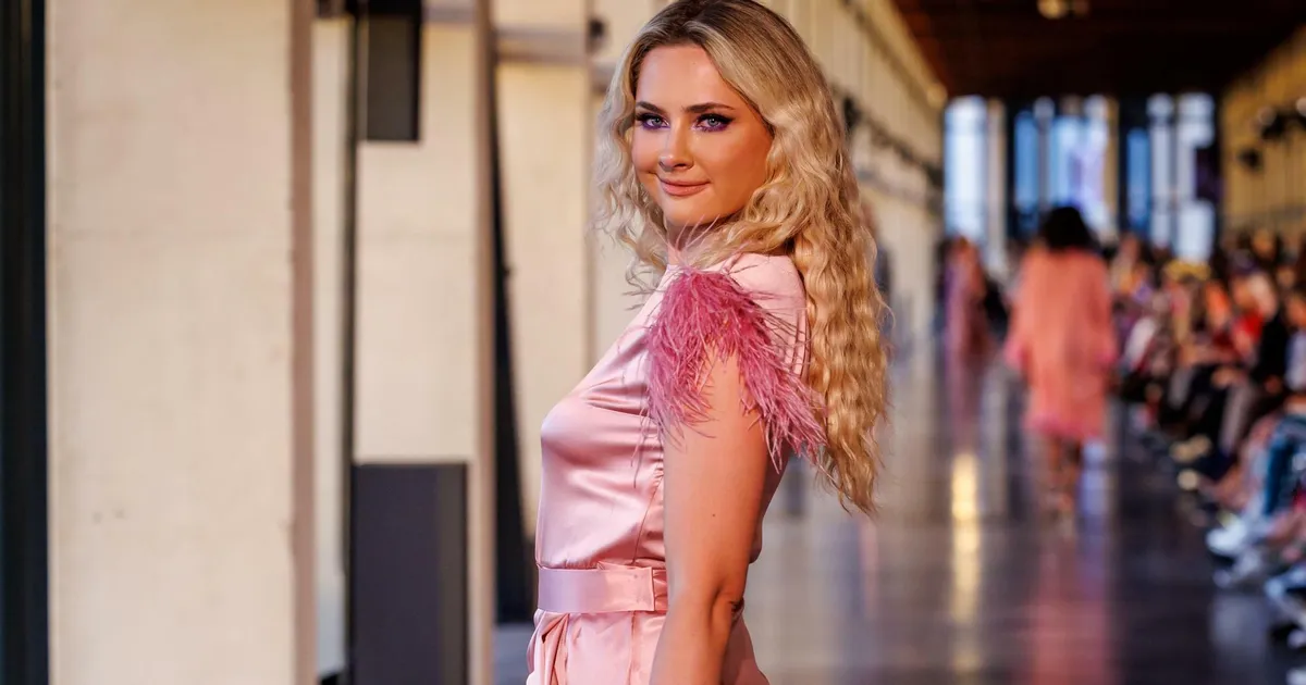 KLÕPS Uued tuuled! Brigitte Susanne Hunt istub sügisel taas koolipinki ...