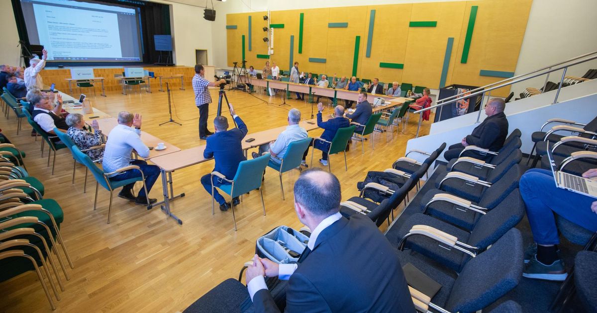 Lõputud koosolekud ja segased lepped ehk Kuidas Põhja-Sakalale juhti ...