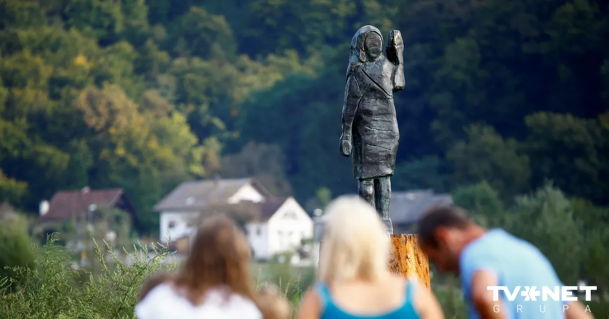Slovēnijā pazudusi Melānijas Trampas statuja