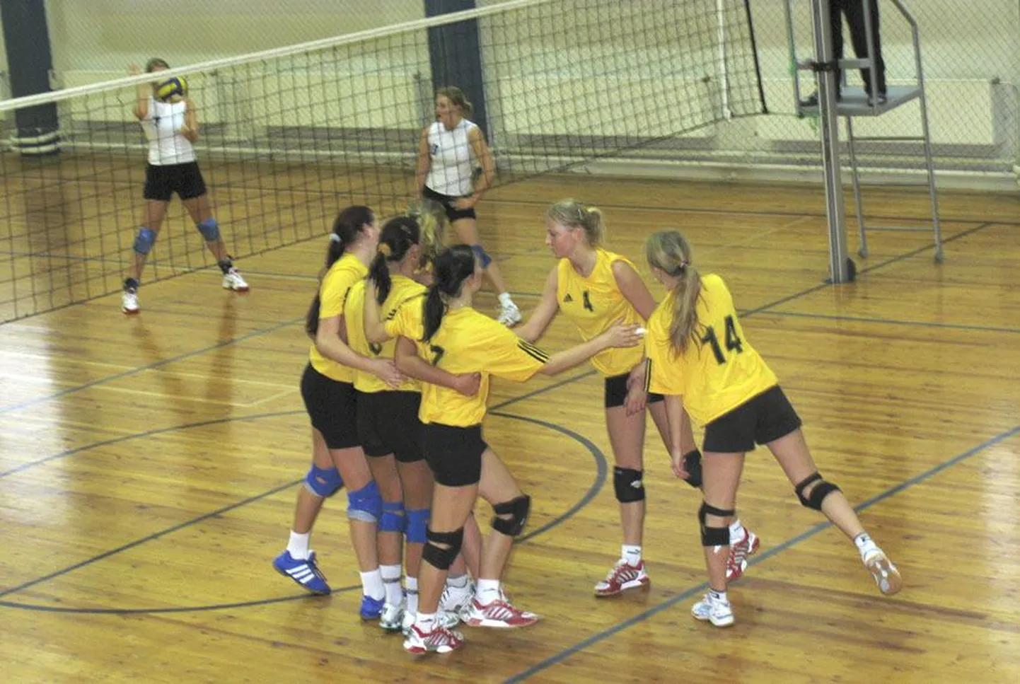 Sport: Koduseinad polnud kundalannadele toeks