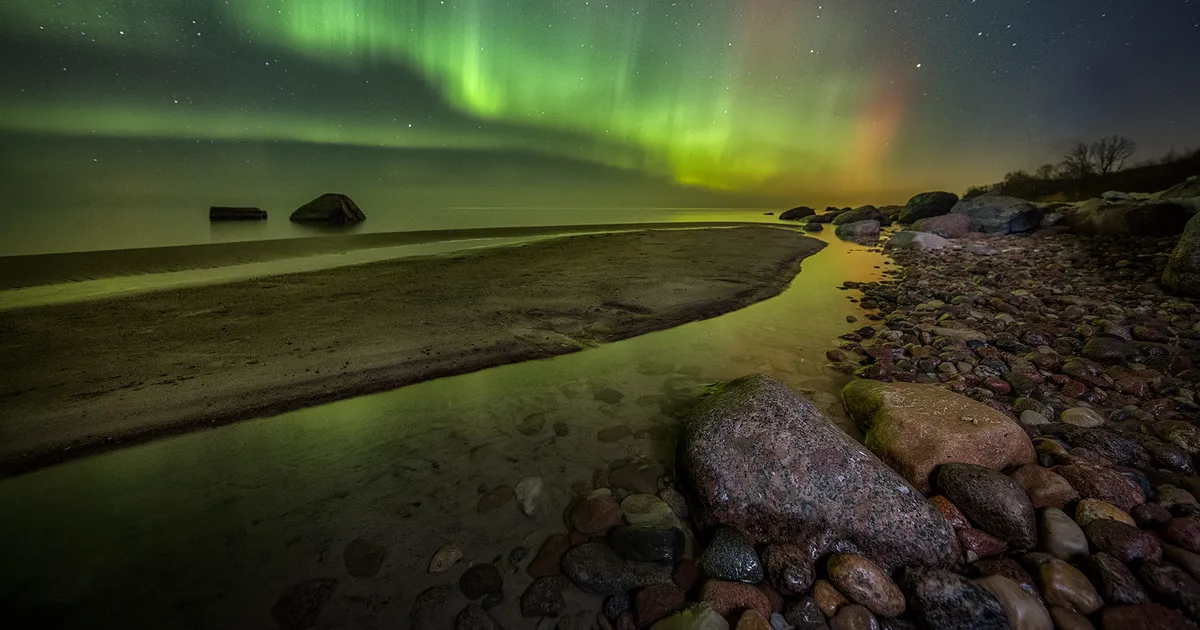 Virmalised panid öise taeva helendama