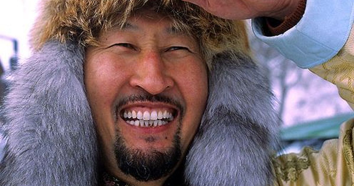 Kuula ja vaata: mongolite kuulsaim kurgulaulja esineb Eestis