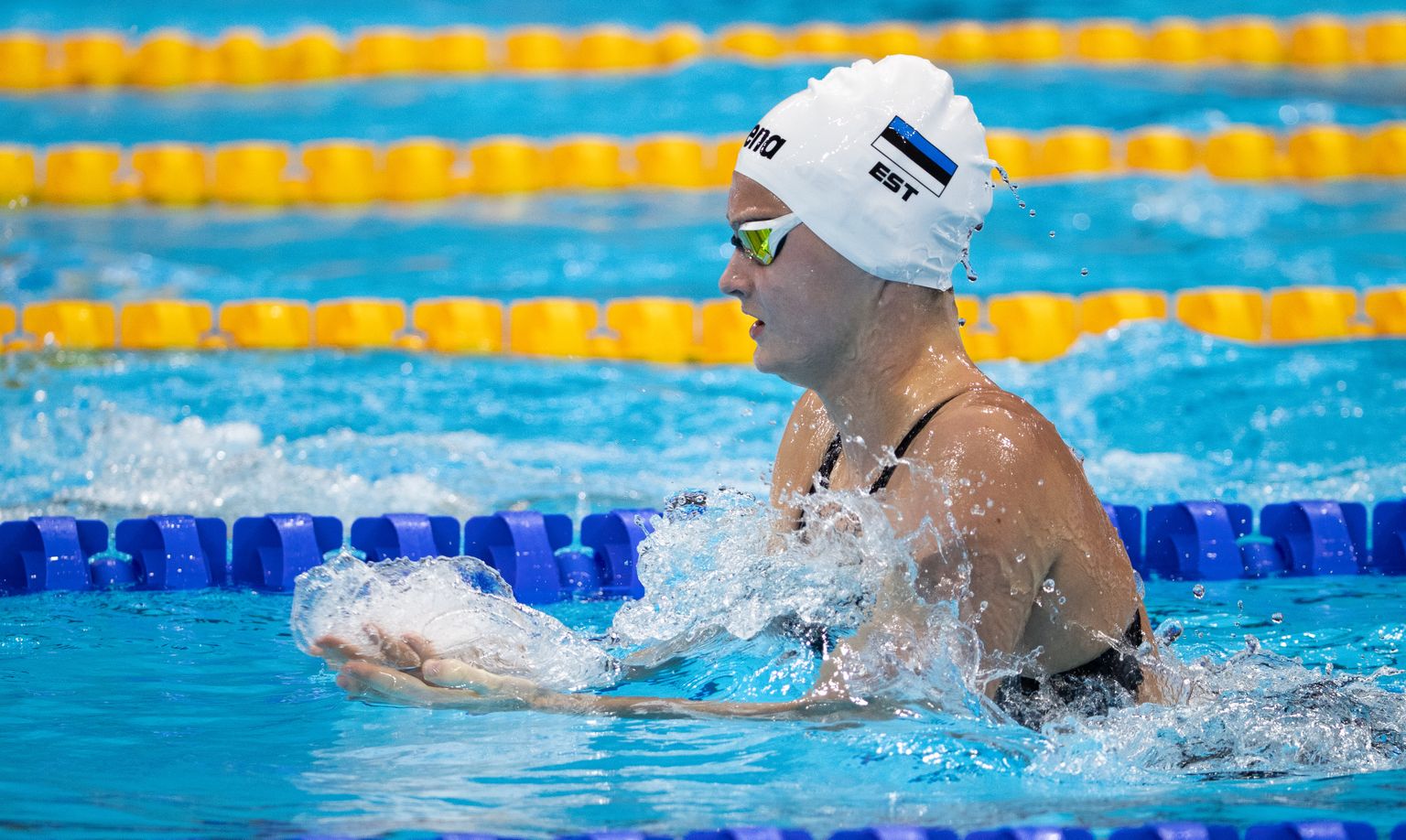 15-aastane Eneli Jefimova pääses ujumise MMil finaali