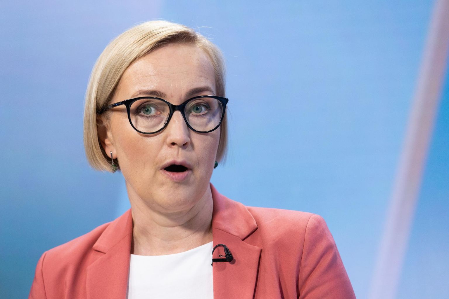 OTSE POSTIMEHEST Kristina Kallas: kõigepealt peavad ministrid kärpima ...