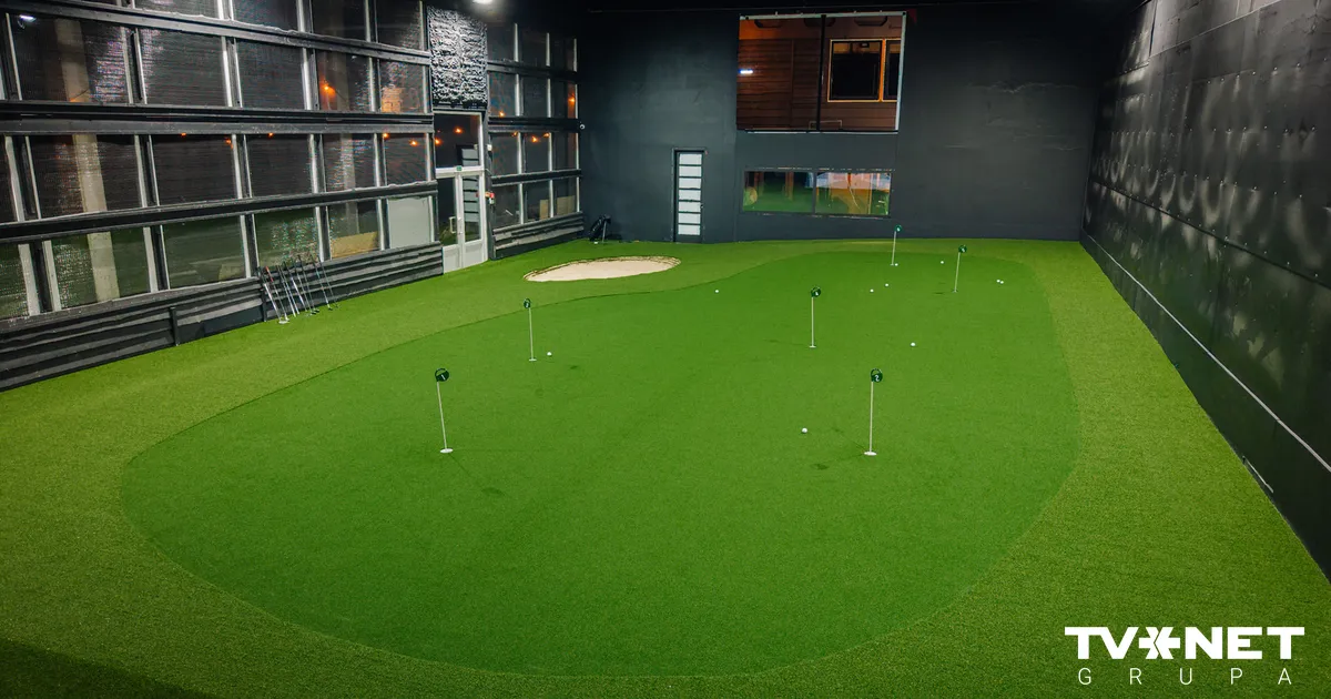 Latvijā atklāta pirmā pilna formāta telpu golfa zāle