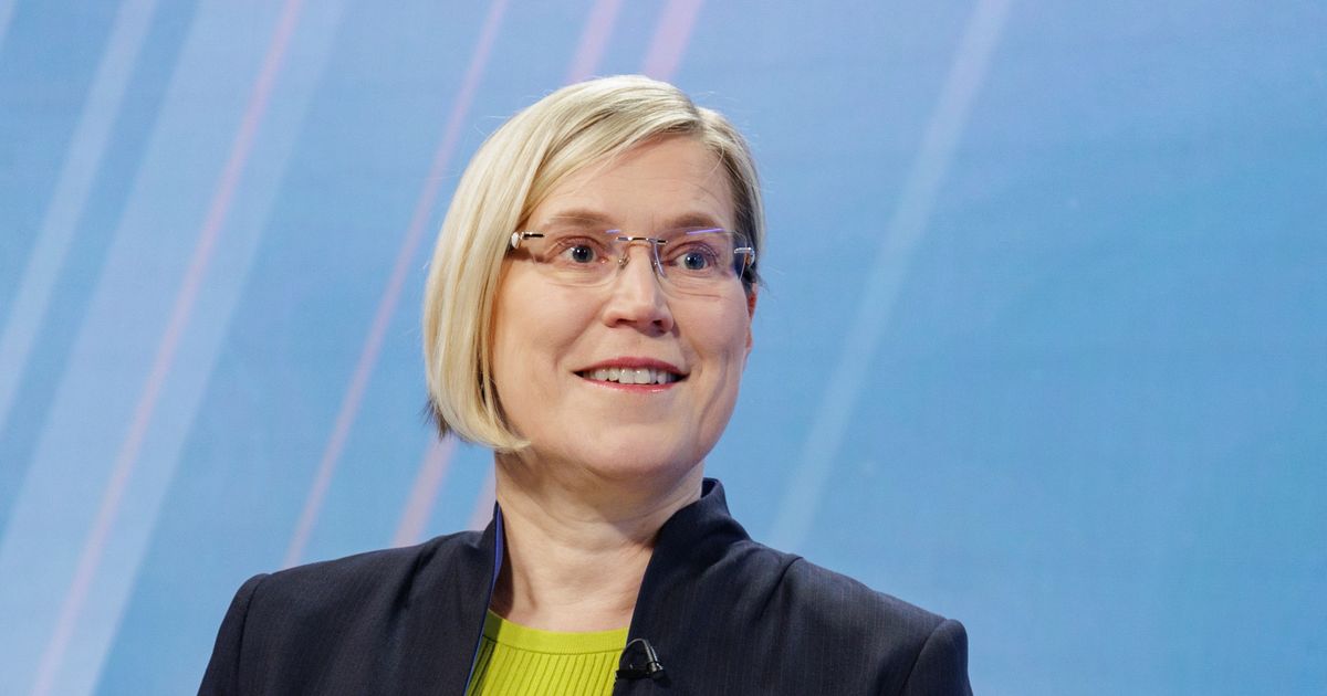 КАНЦЛЕР ПРАВА Дипломы юристов выдаются людям без юридического образования