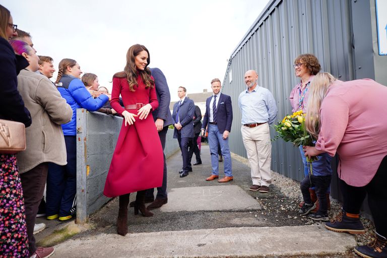 Mācies stilu: Velsas princese kā šokolādes konfekte ar aveņu pildījumu!