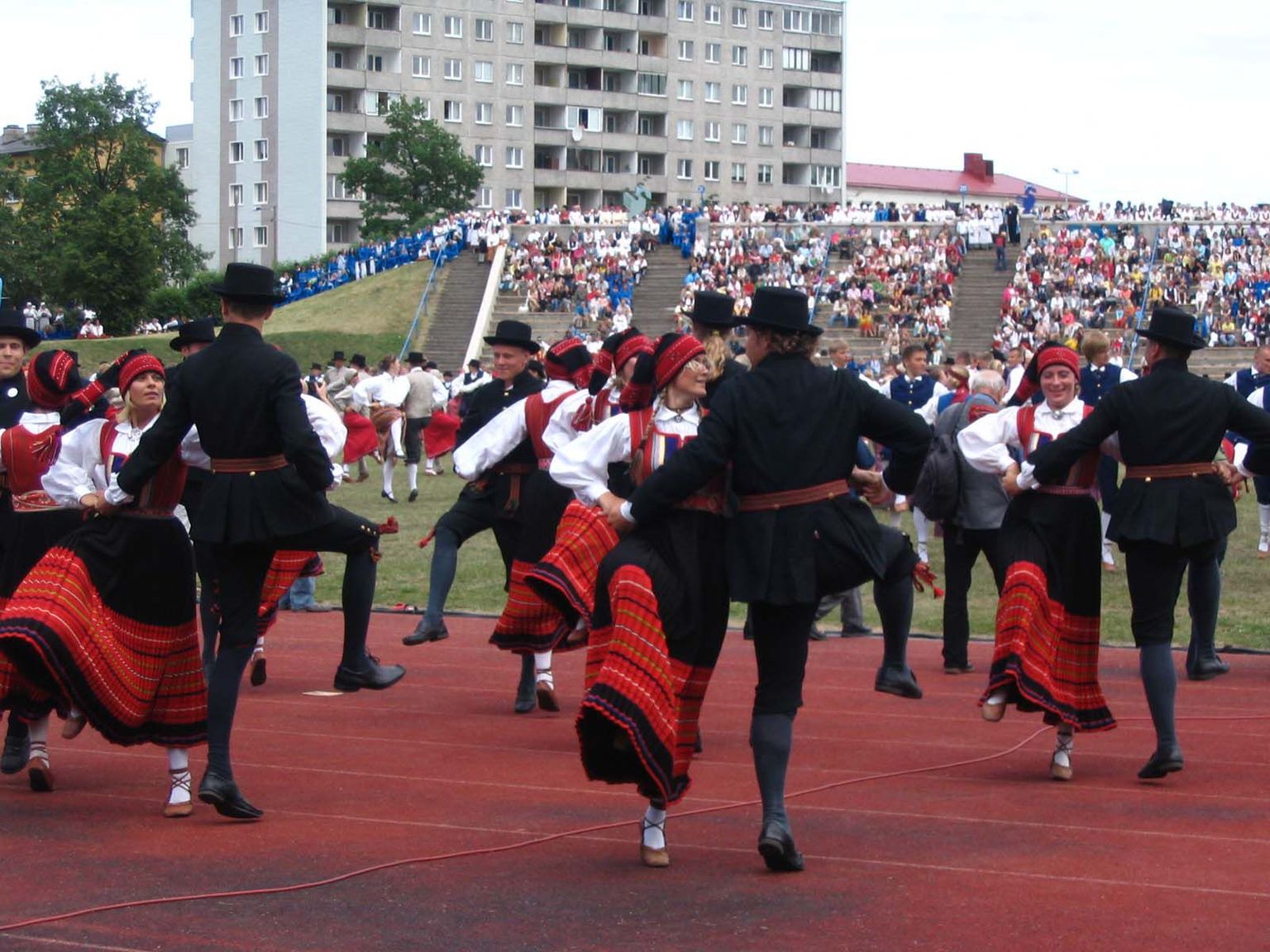 Sihtasutus on tantsupeo asukoha vahetuse suhtes ettevaatlik