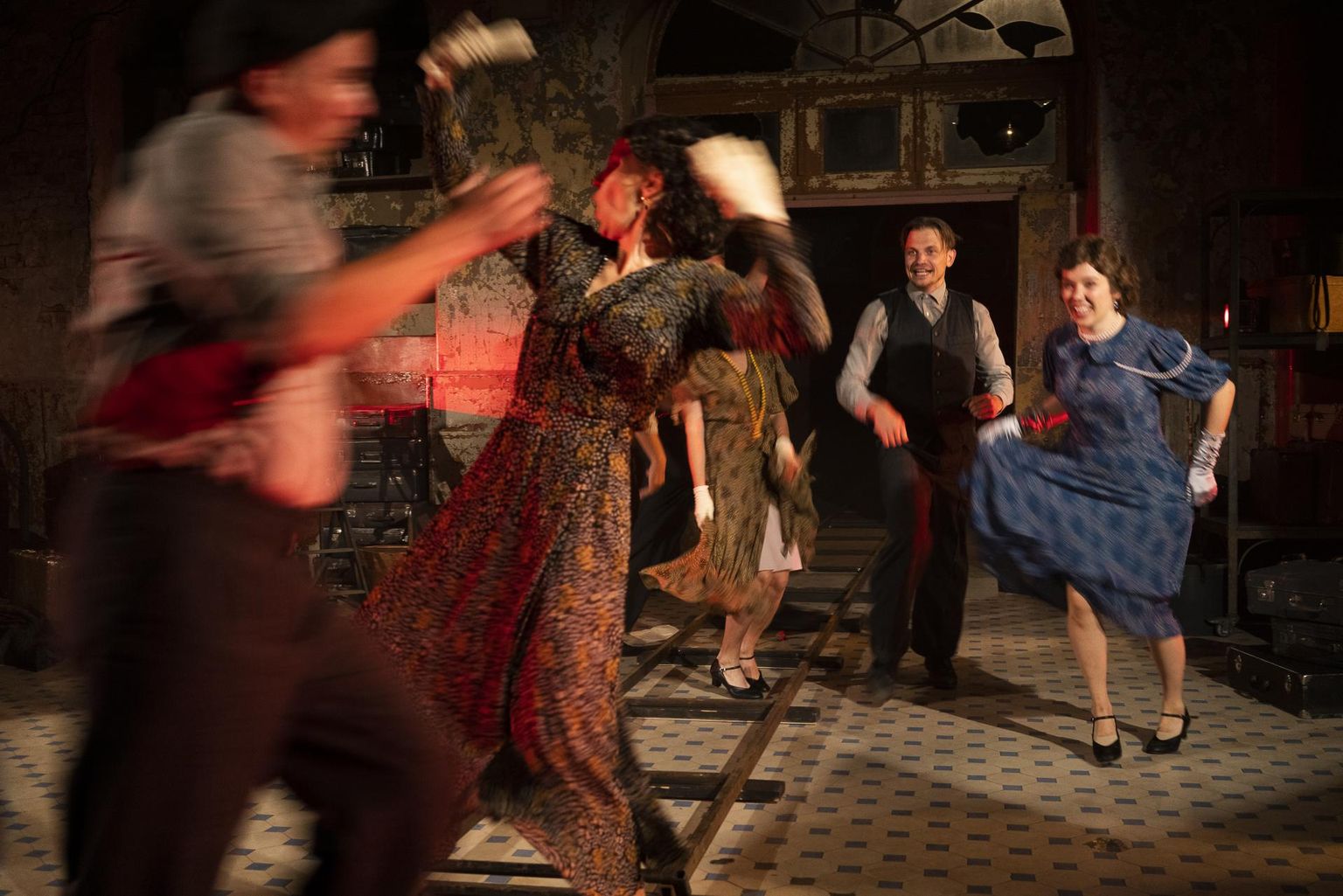 Kuni mõtted saavad sõnadeks, sõnad unistusteks