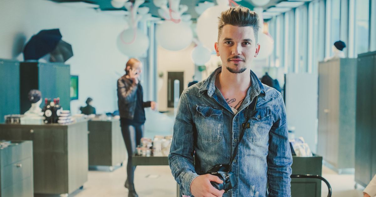 Mõneks ajaks Eestist lahkuv näitlev juuksur Lauri Pedaja hakkab ...