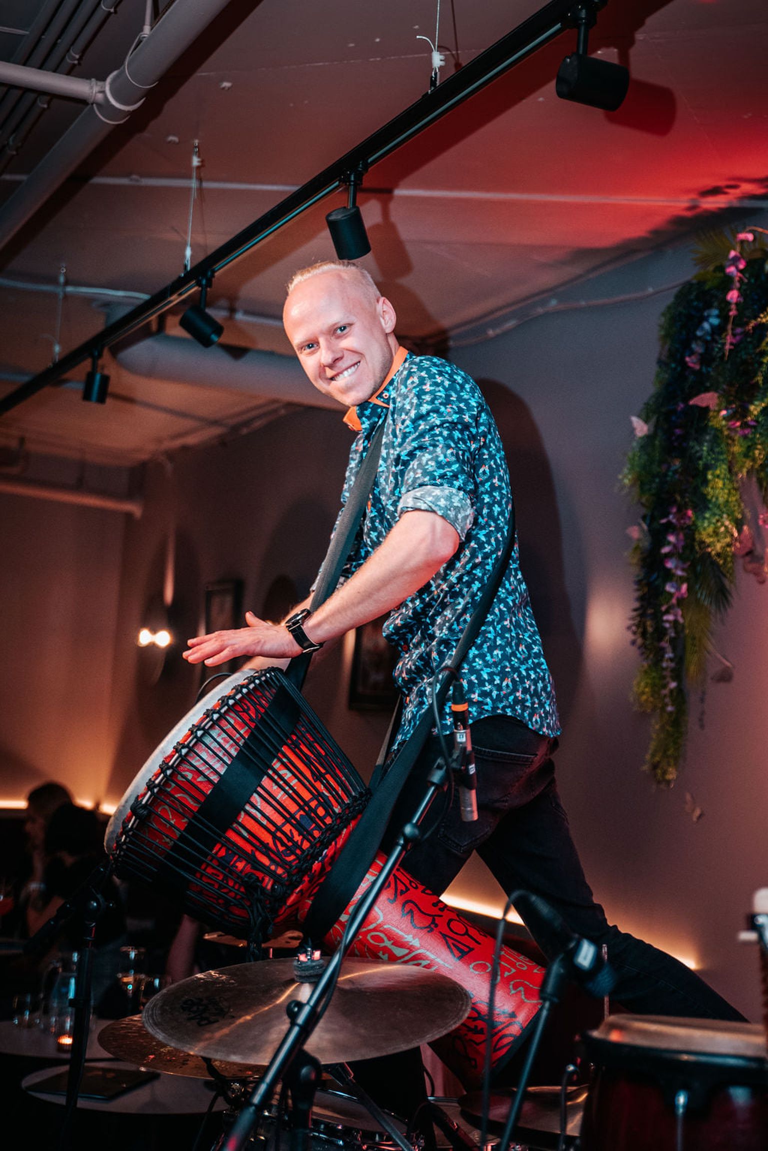 KUULA Trummar Siim Koppel tegi Alika Eesti Laulu võistlusloost ...