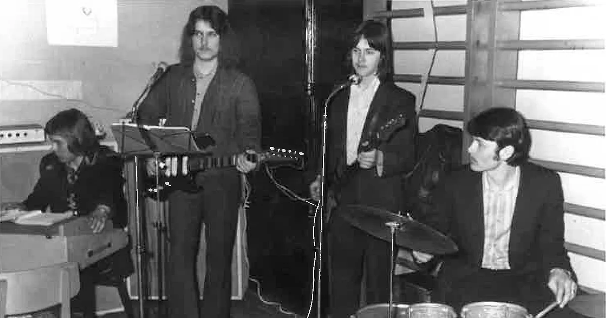 POOL SAJANDIT SAAREMAA POPMUUSIKAT Killud ja Varjud – ühe andeka ...