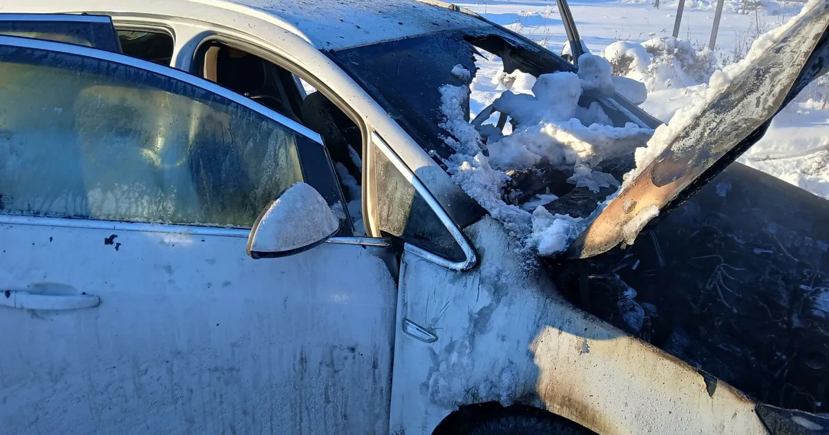 PILDID Tartu lähistel põlesid auto ja töökoda, Elvas rõdu