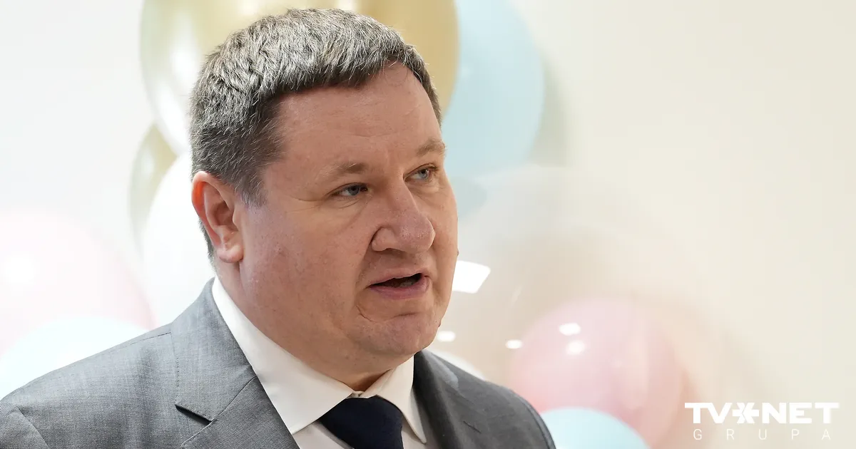 Ogres novada domi turpinās vadīt Egils Helmanis